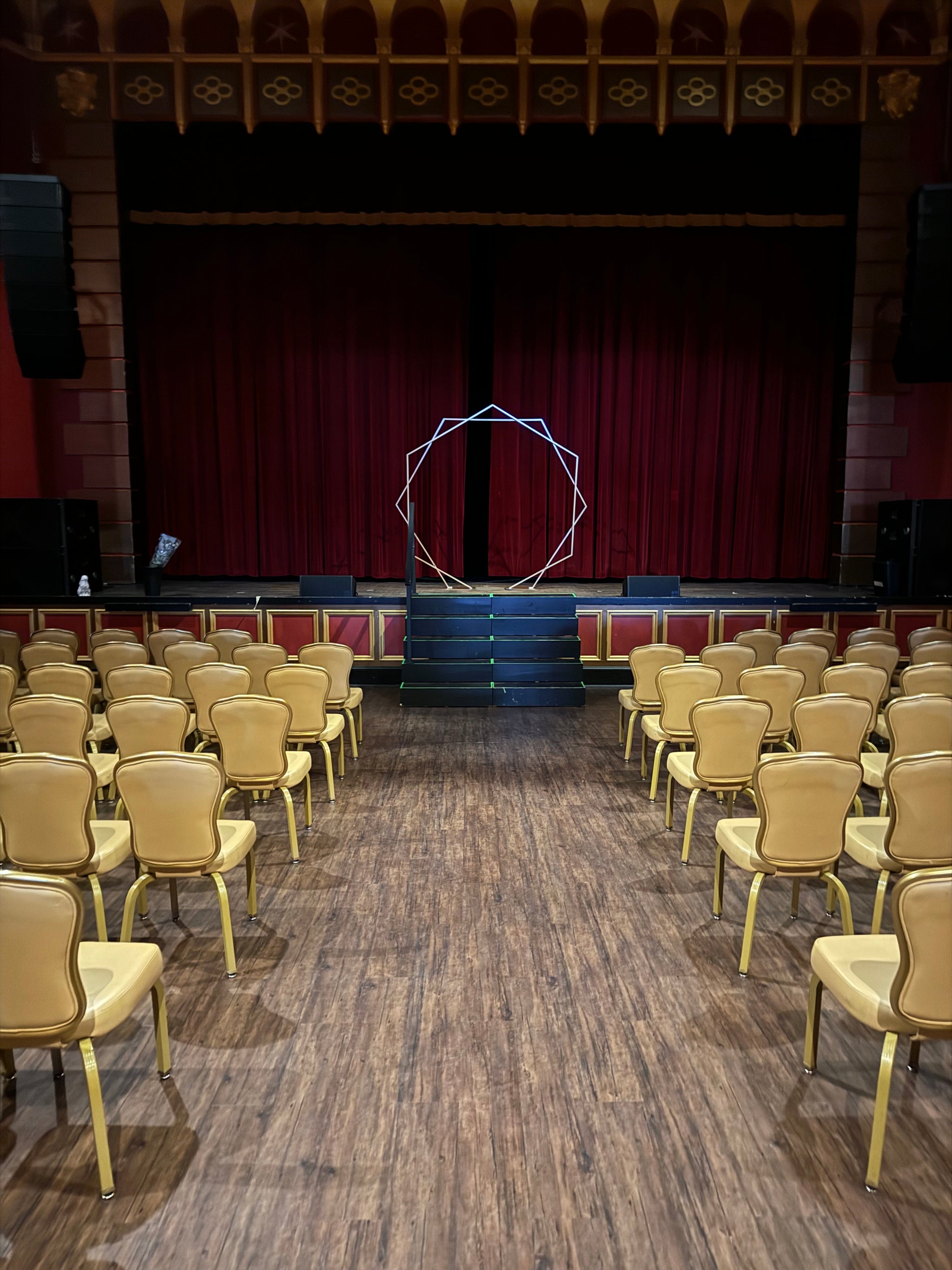Arch & Backdrop Rentals | Atlanta Modern Events